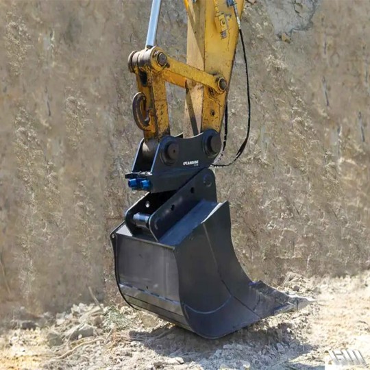 Attaches rapides mécanique et hydraulique pour pelle