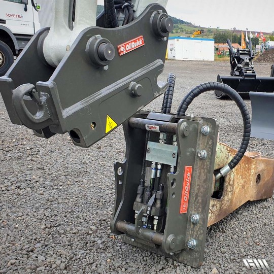 OilQuick : le système innovant d'attache rapide automatique pour pelle