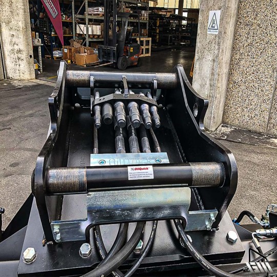 OilQuick : le système innovant d'attache rapide automatique pour pelle